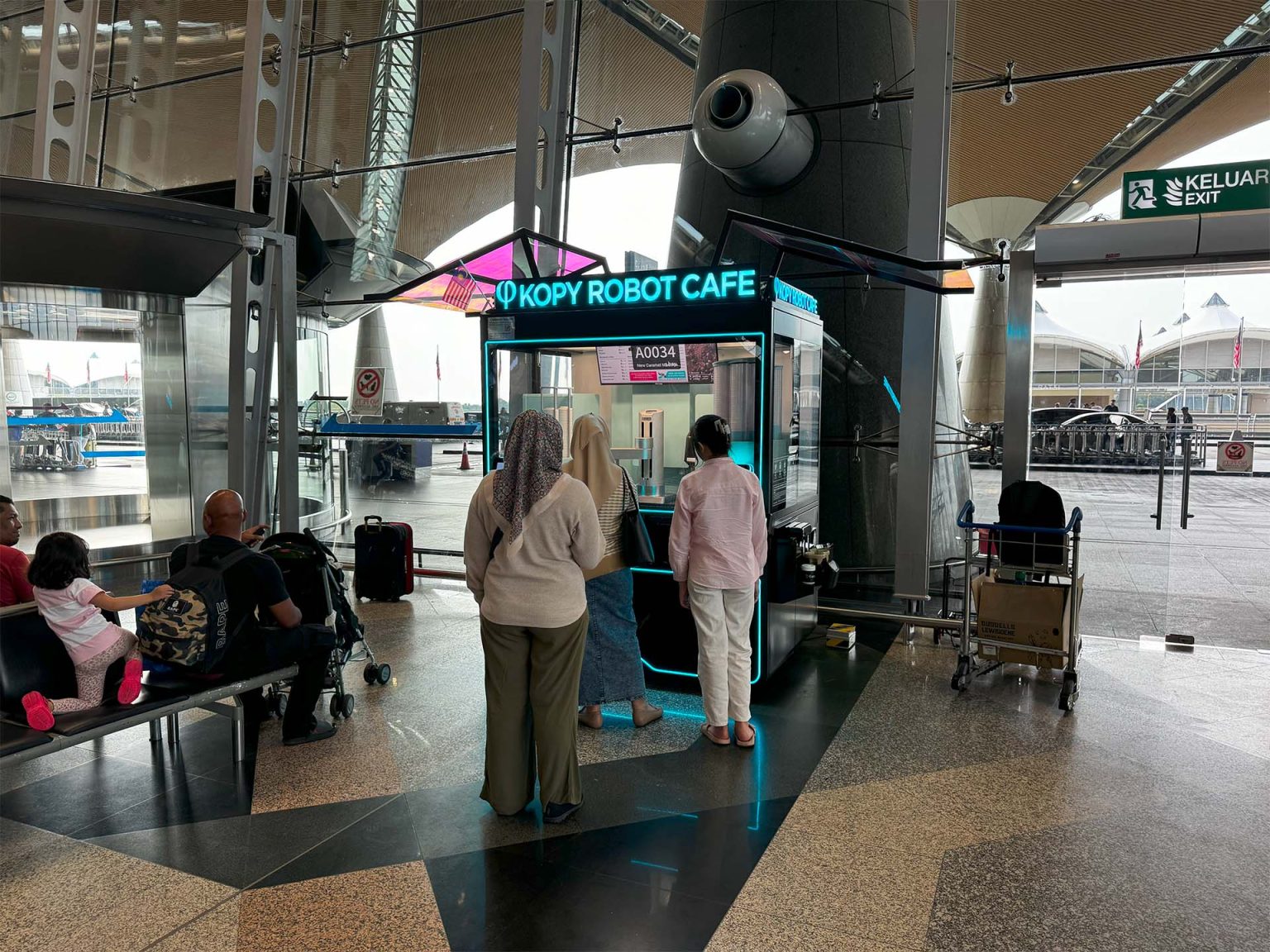 Kopy Robot Cafe at KLIA 1 - Departure Hall Door 3